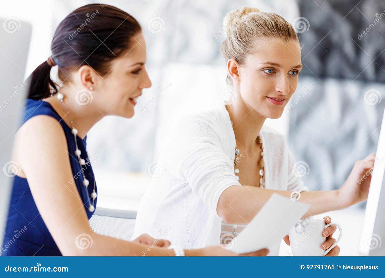 Two Female Colleagues in Office Stock Image - Image of coworkers, adult ...