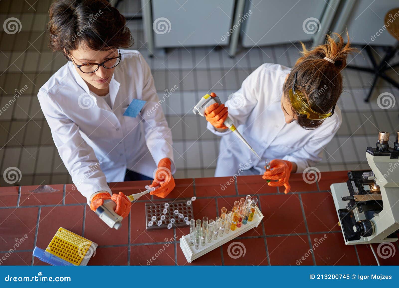 Laborant Technicians Stock Photos - Free & Royalty-Free Stock Photos ...