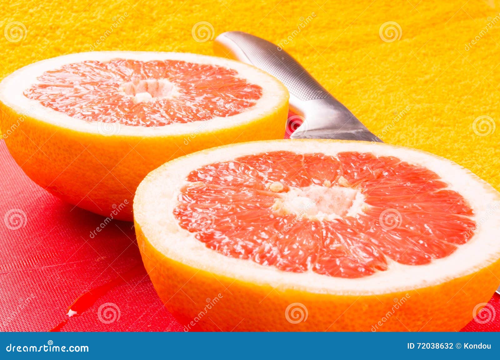 Two Halves of the Grapefruit Stock Photo - Image of food, circle: 72038632