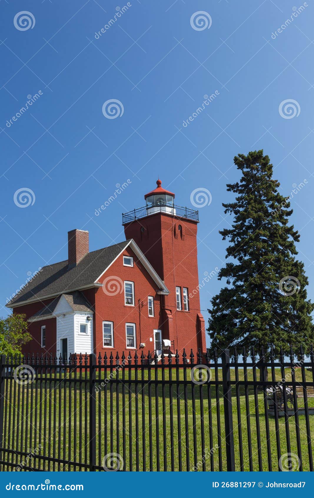 Two Harbors Lighthouse stock image. Image of architecture - 26881297
