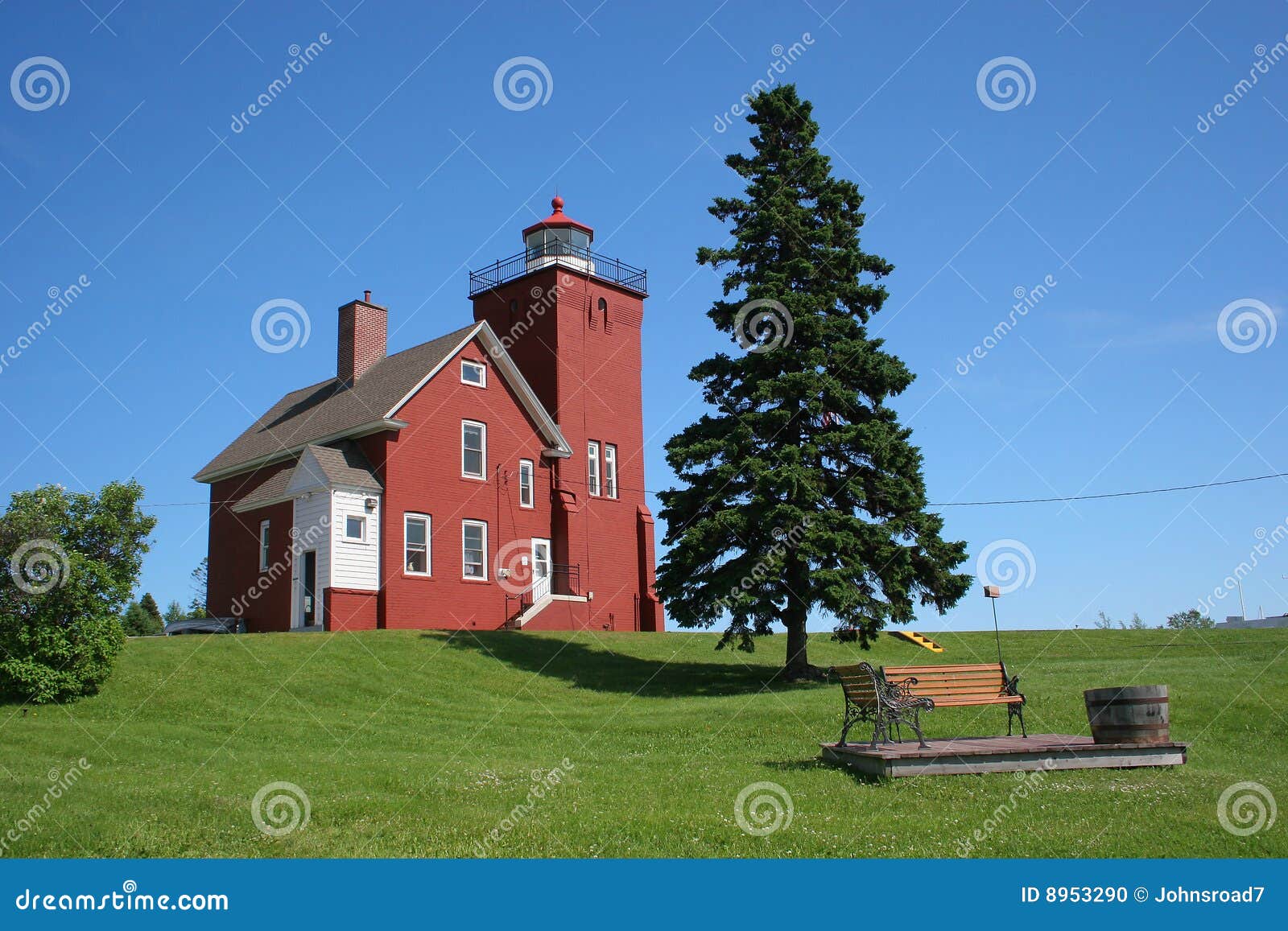 Two Harbors Lighthouse stock photo. Image of blue, park - 8953290