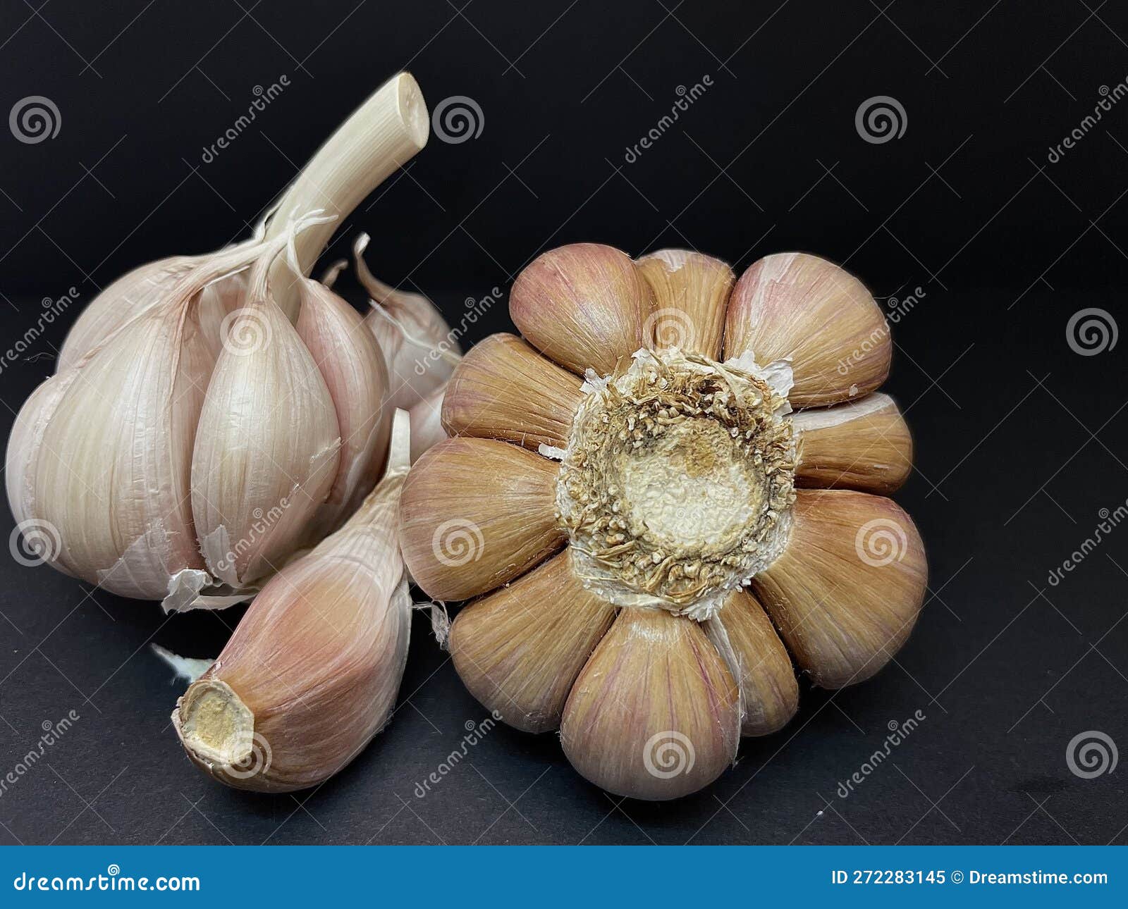Two heads of garlic stock image. Image of plant, lighting - 272283145