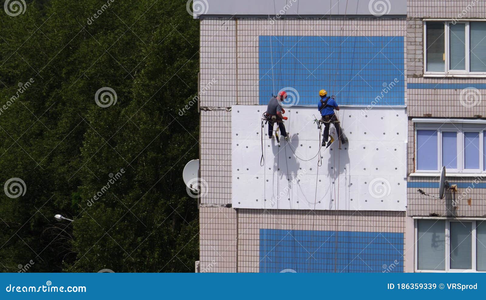 Two Industrial Climber, Insulation Facade of High-rise Building Using ...