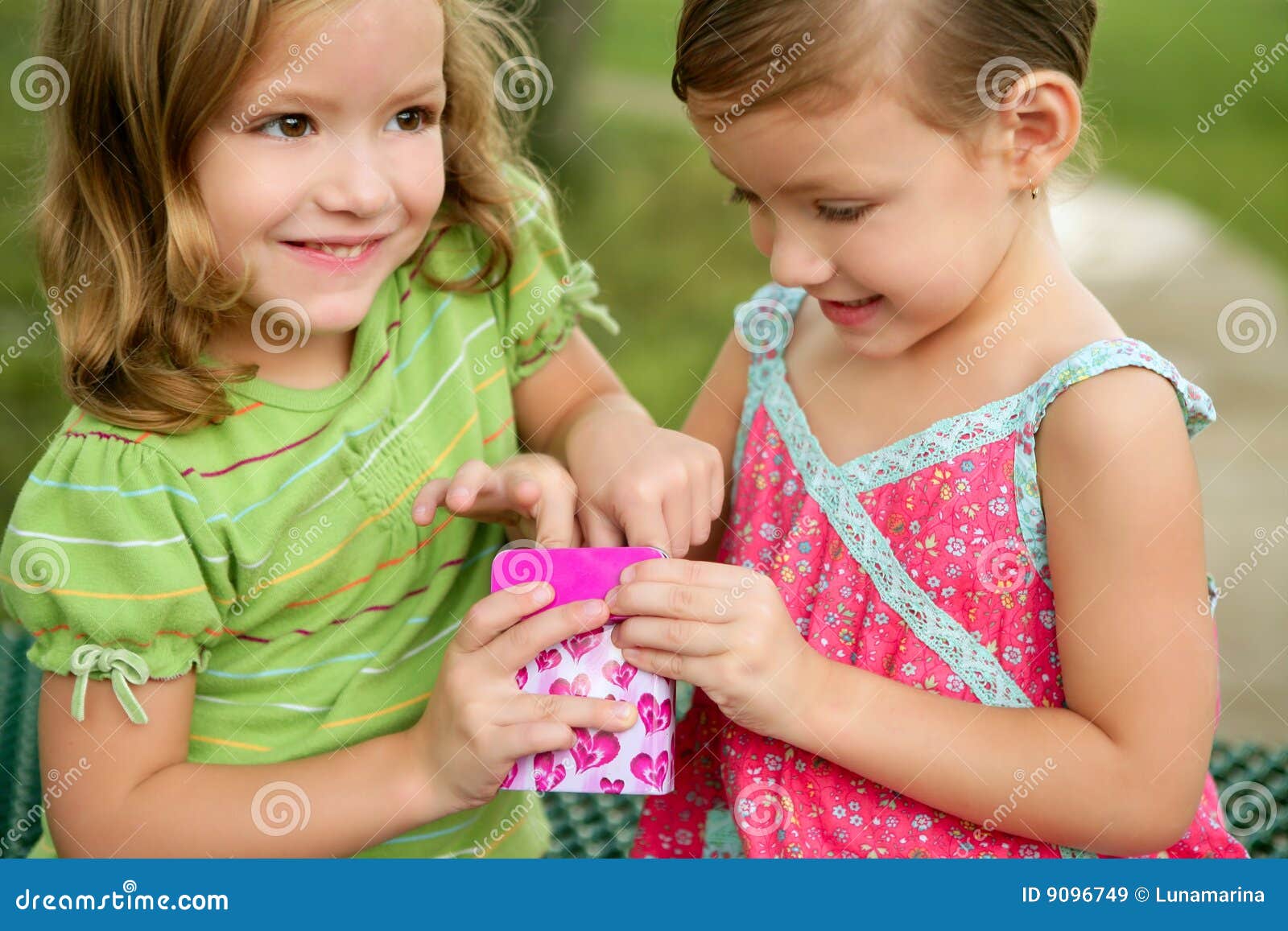 Two Little Twin Sisters Playing with Pink Box Stock Image - Image of ...