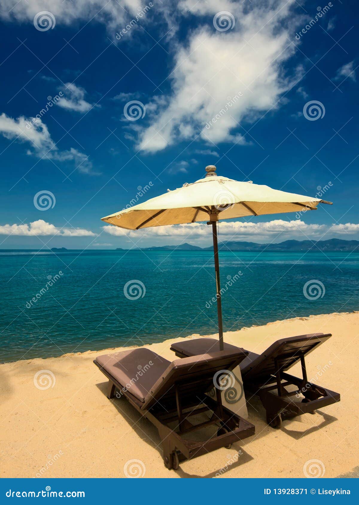 Two lounges at a beach stock image. Image of longue, green - 13928371