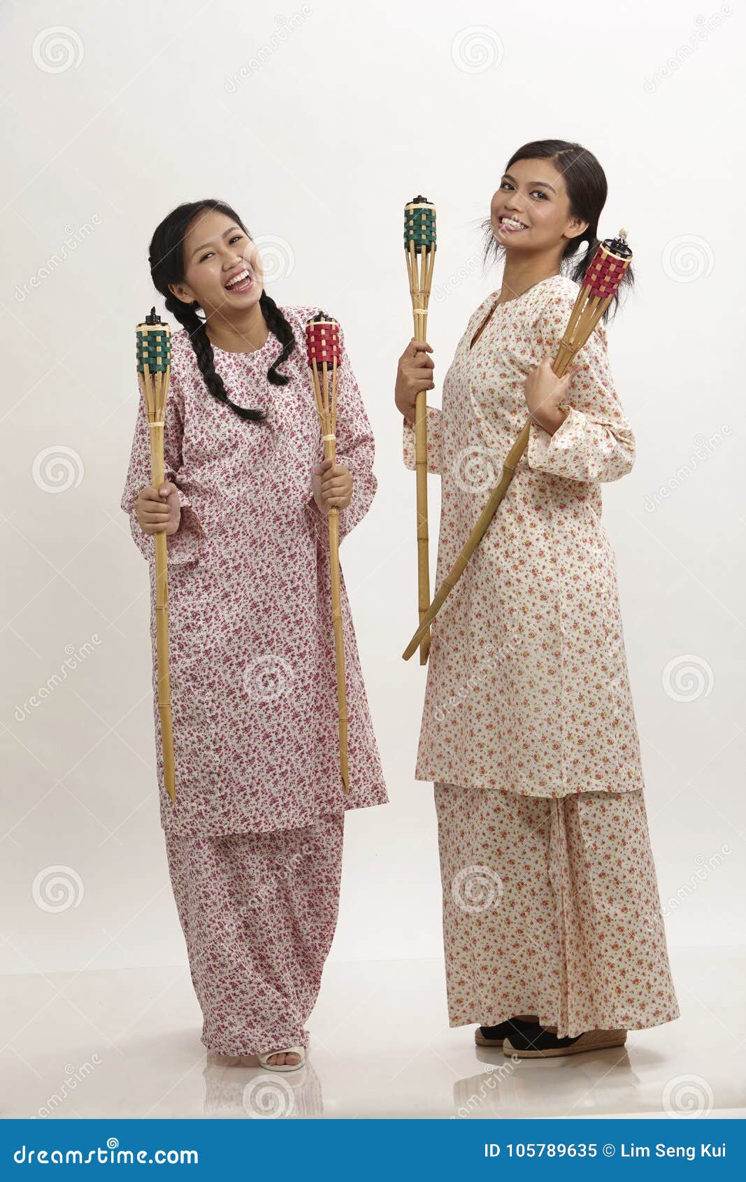 Malay women with pelita stock image. Image of eidul - 105789635 Malay women with pelita stock image. Image of eidul - 105789635