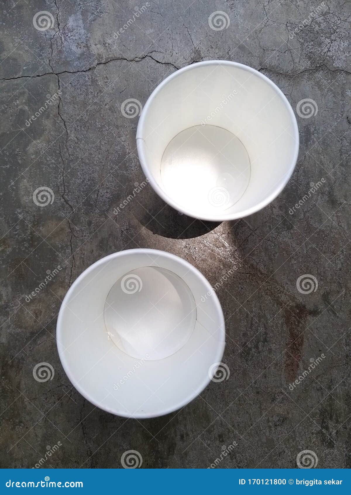Two Paper Cups on the Table Stock Photo - Image of table, cement: 170121800