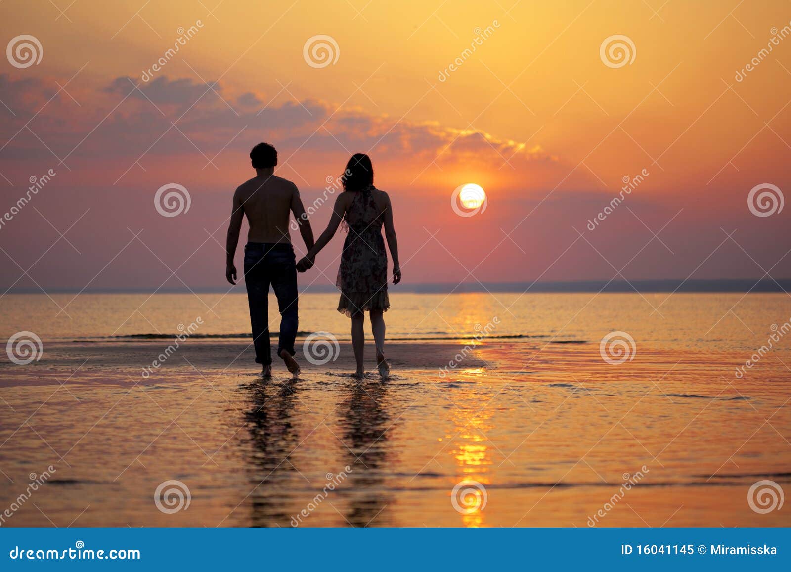 Two People in Love at Sunset Stock Image - Image of nature, lover: 16041145