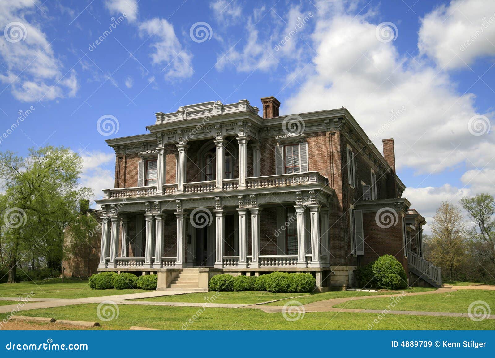 Two Rivers Mansion stock image. Image of home, park, architecture - 4889709