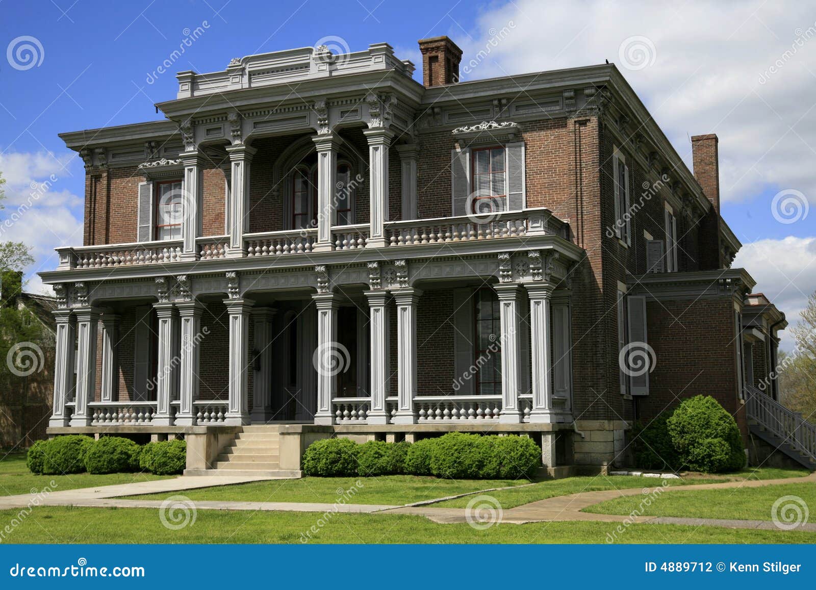 Two Rivers Mansion stock photo. Image of facade, farfmhouse - 4889712