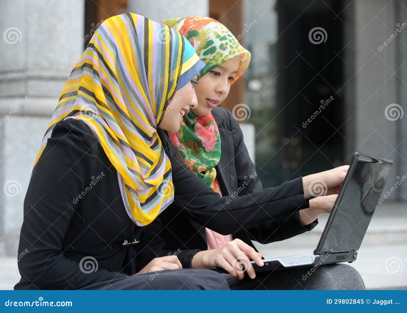 Two Scarf Girl Using Laptop Stock Image - Image of healthcare, smart ...