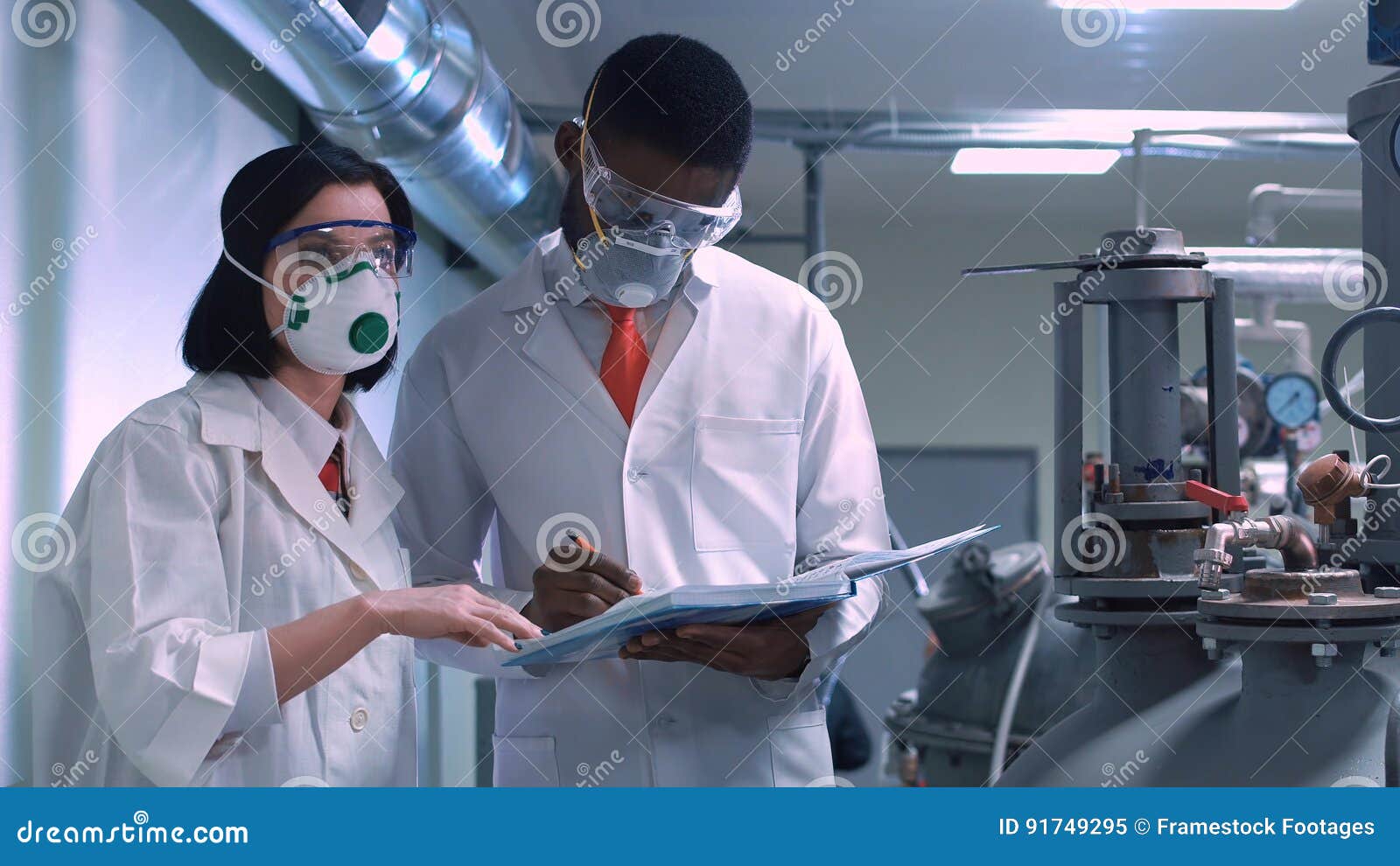 Two Scientists with the Notepad Stock Image - Image of equipment ...