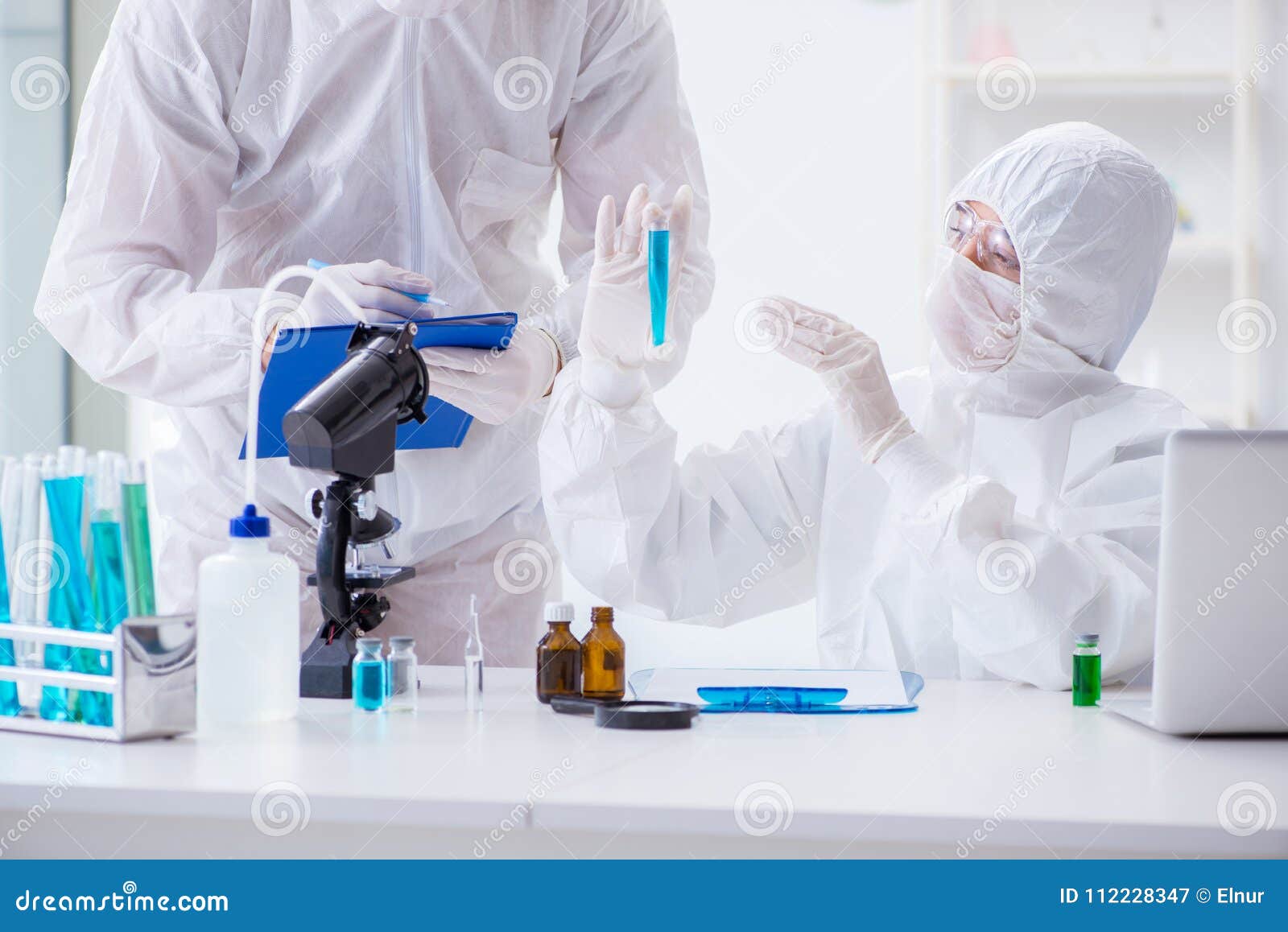 The Two Scientists Working in the Chemical Lab Stock Image - Image of ... The Two Scientists Working in the Chemical Lab Stock Image - Image of ...