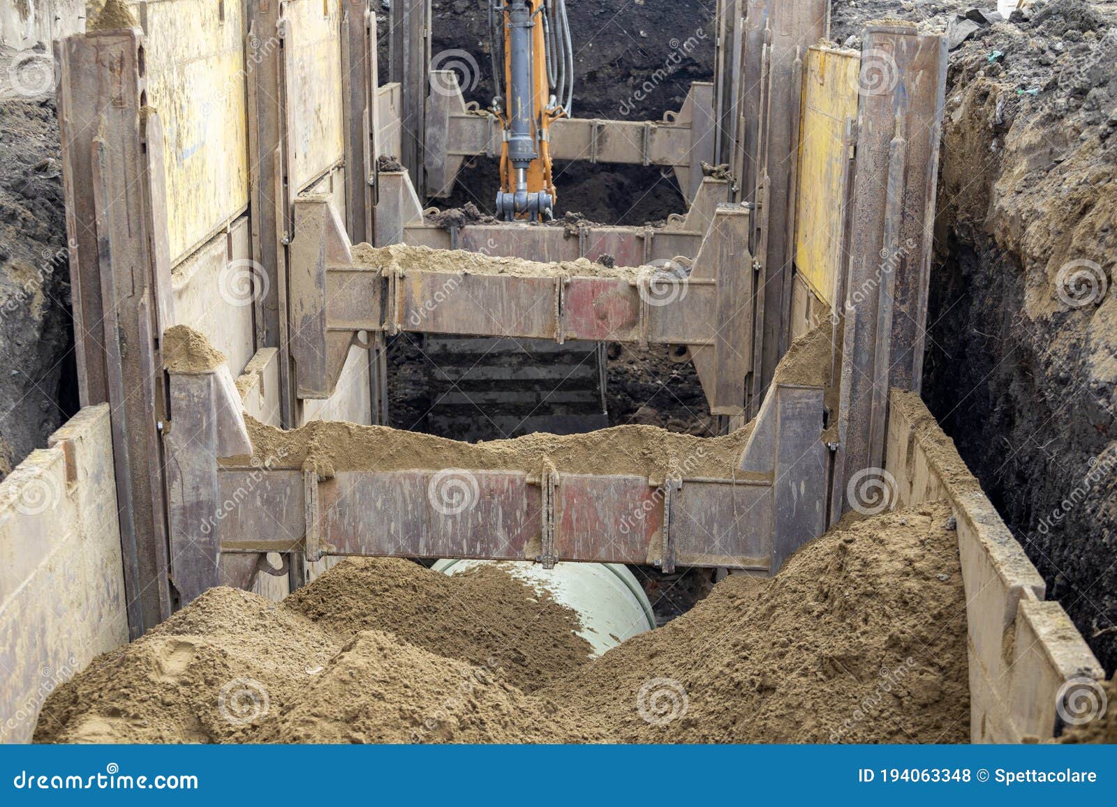 Two-sided Mechanical Excavation Support System Stock Photo - Image of ...
