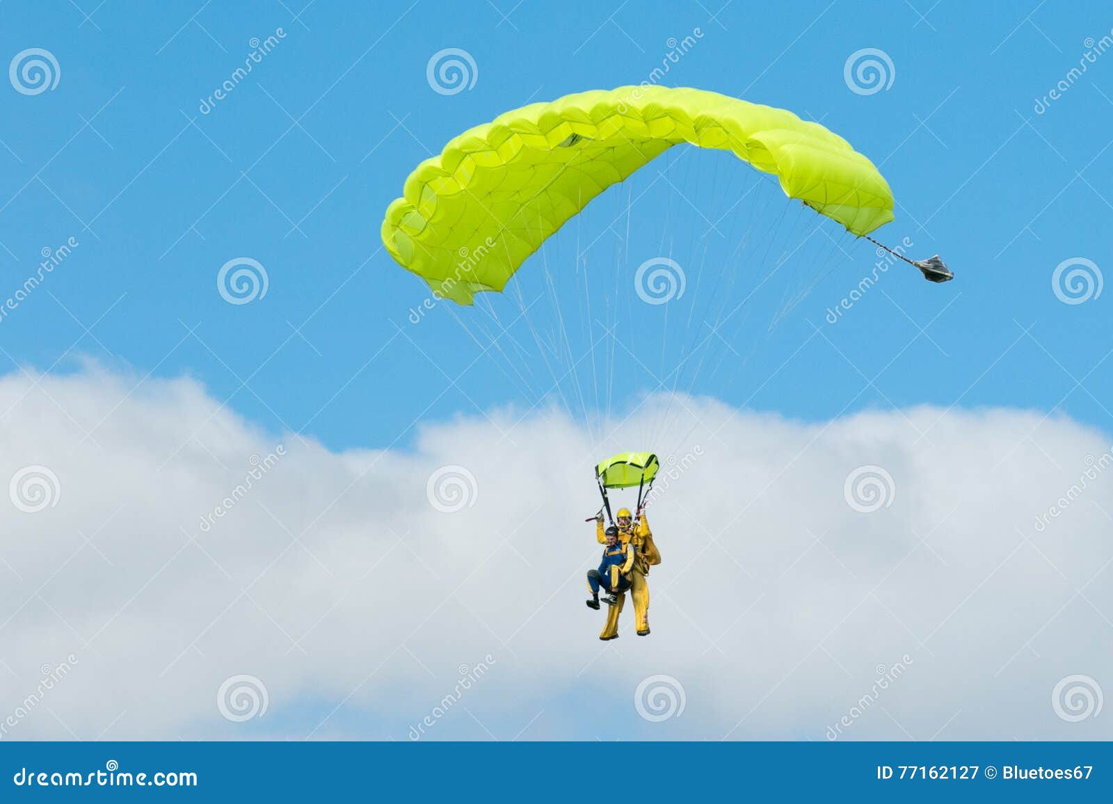 Two Skydivers Performing Skydiving with Parachutes Editorial ...