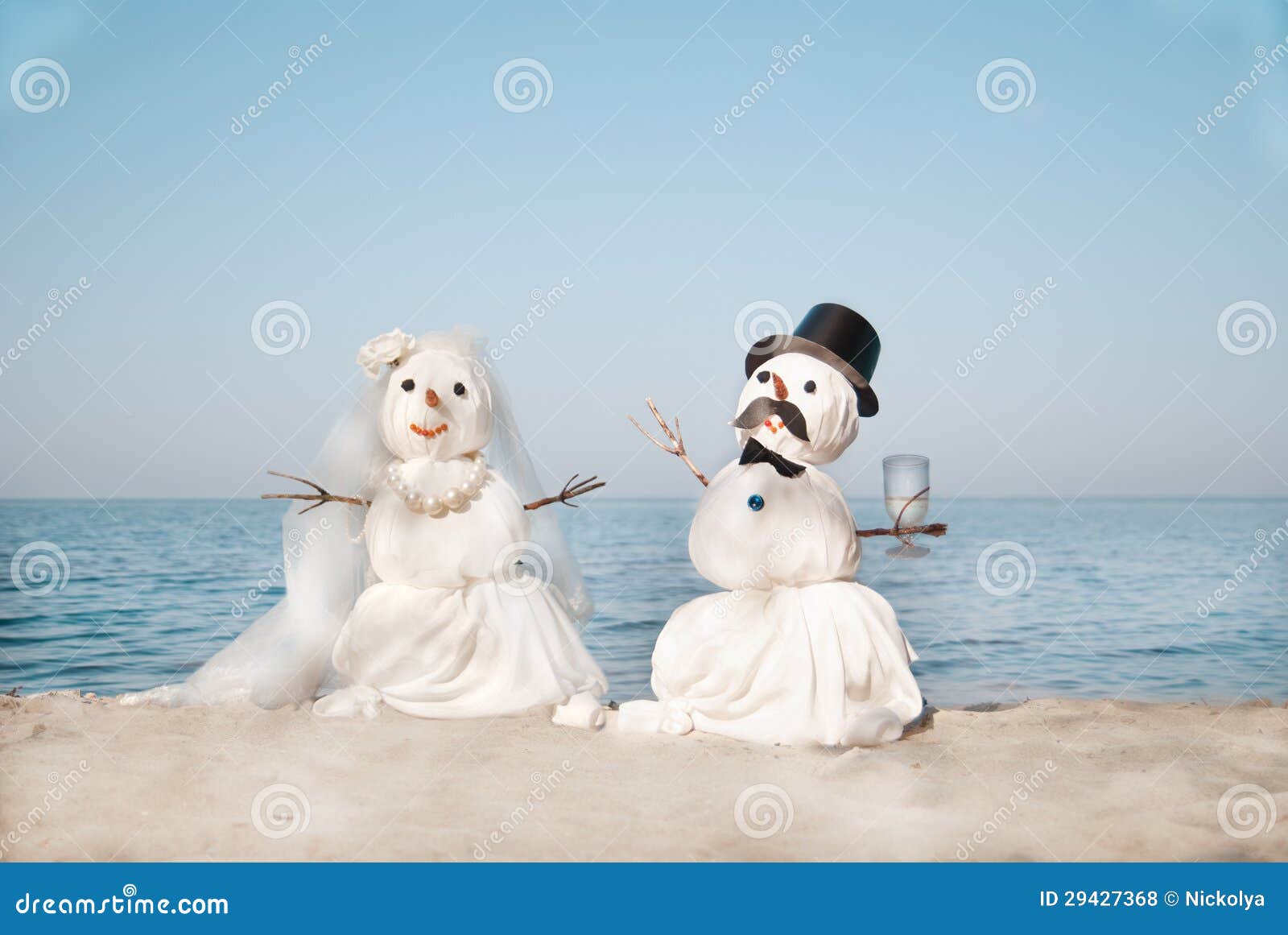 Two Snowmen at the sea stock photo. Image of ocean, nose - 29427368