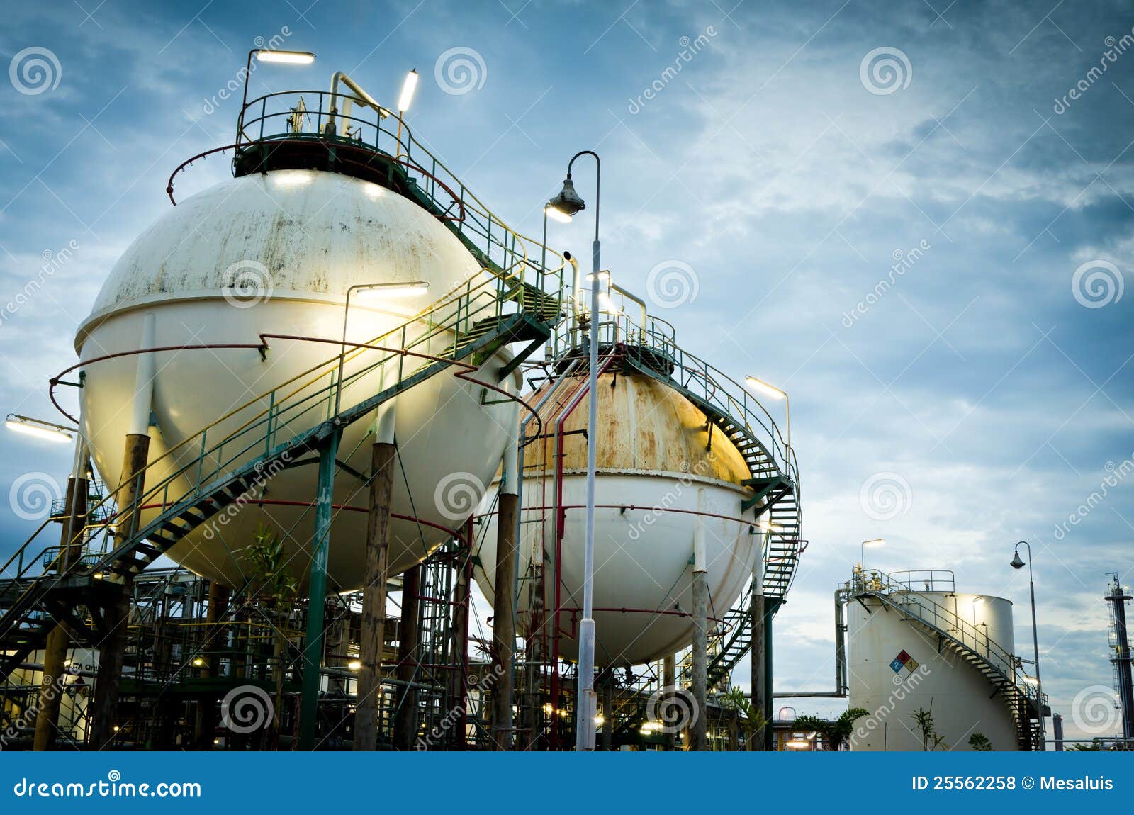 Two sphere gas storages stock photo. Image of plant, spheres - 25562258