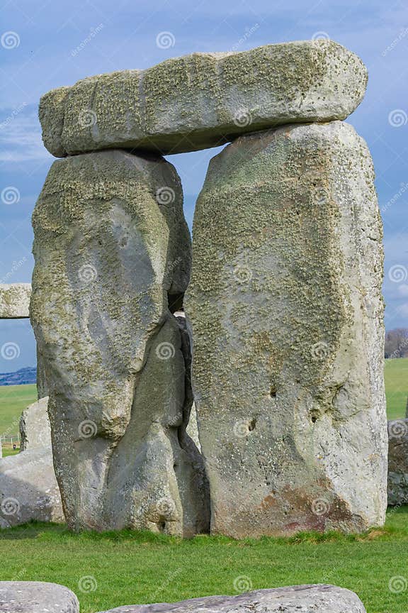 Two Pillars with a Stone on Them at Stonehenge Editorial Image - Image ...