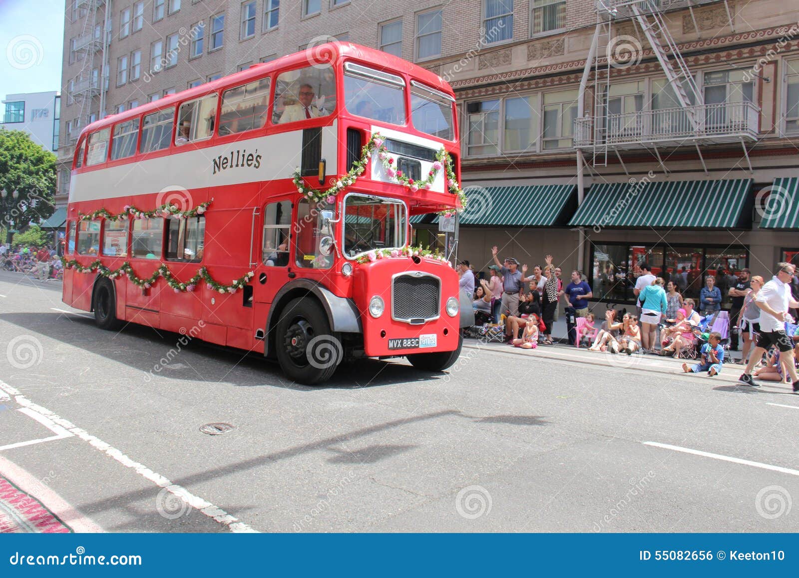Two story bus editorial photo. Image of rose, story, perade - 55082656