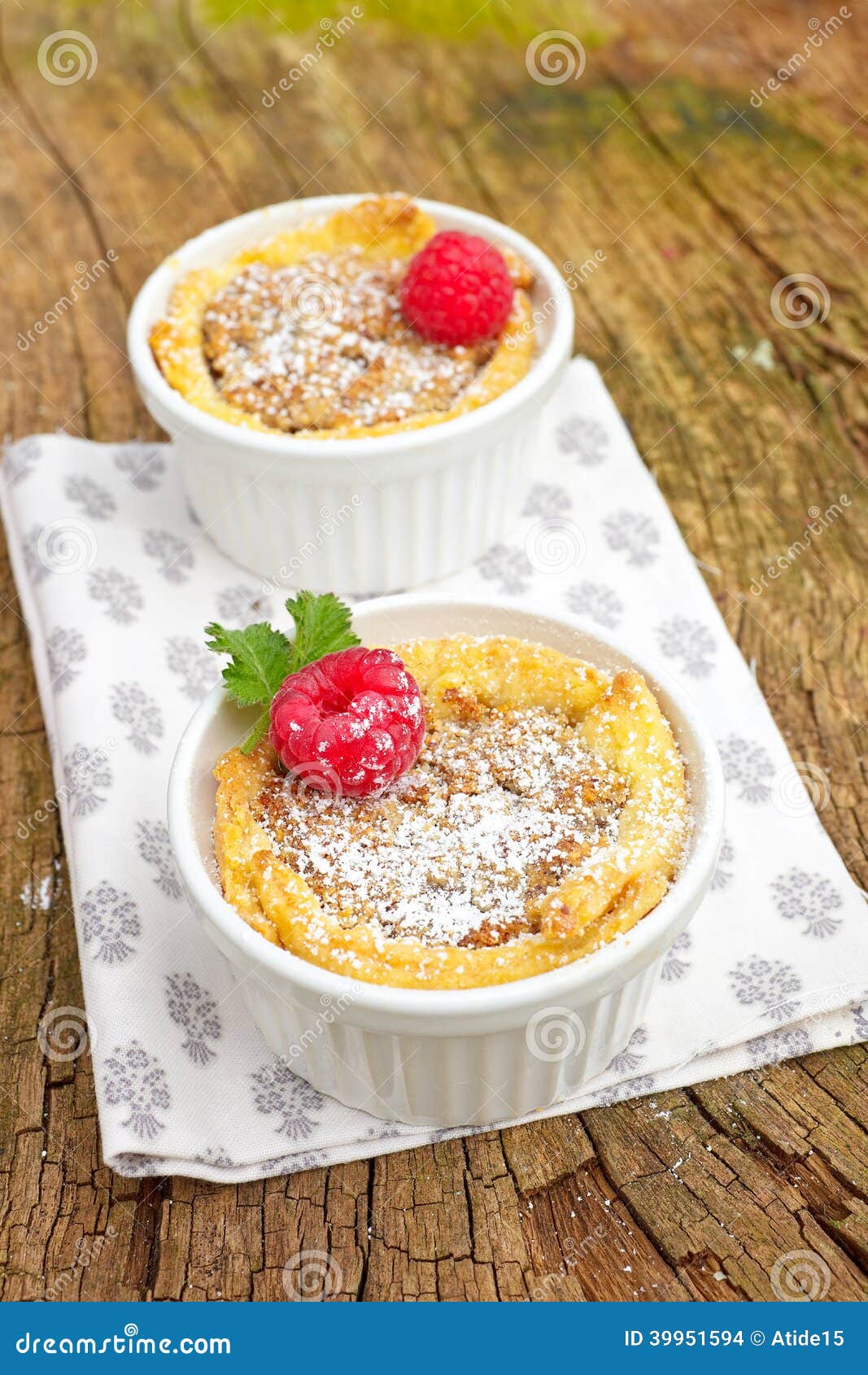 Two tarts stock photo. Image of wooden, bake, sugar, berry - 39951594