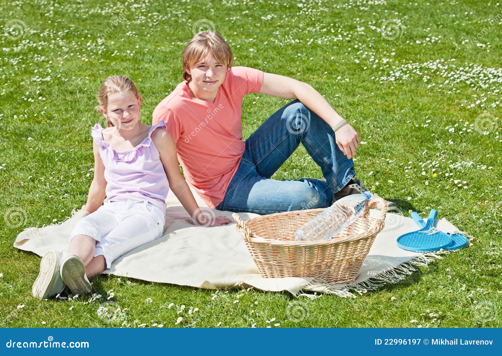 Two teenagers at picnic stock image. Image of smile, picnic - 22996197