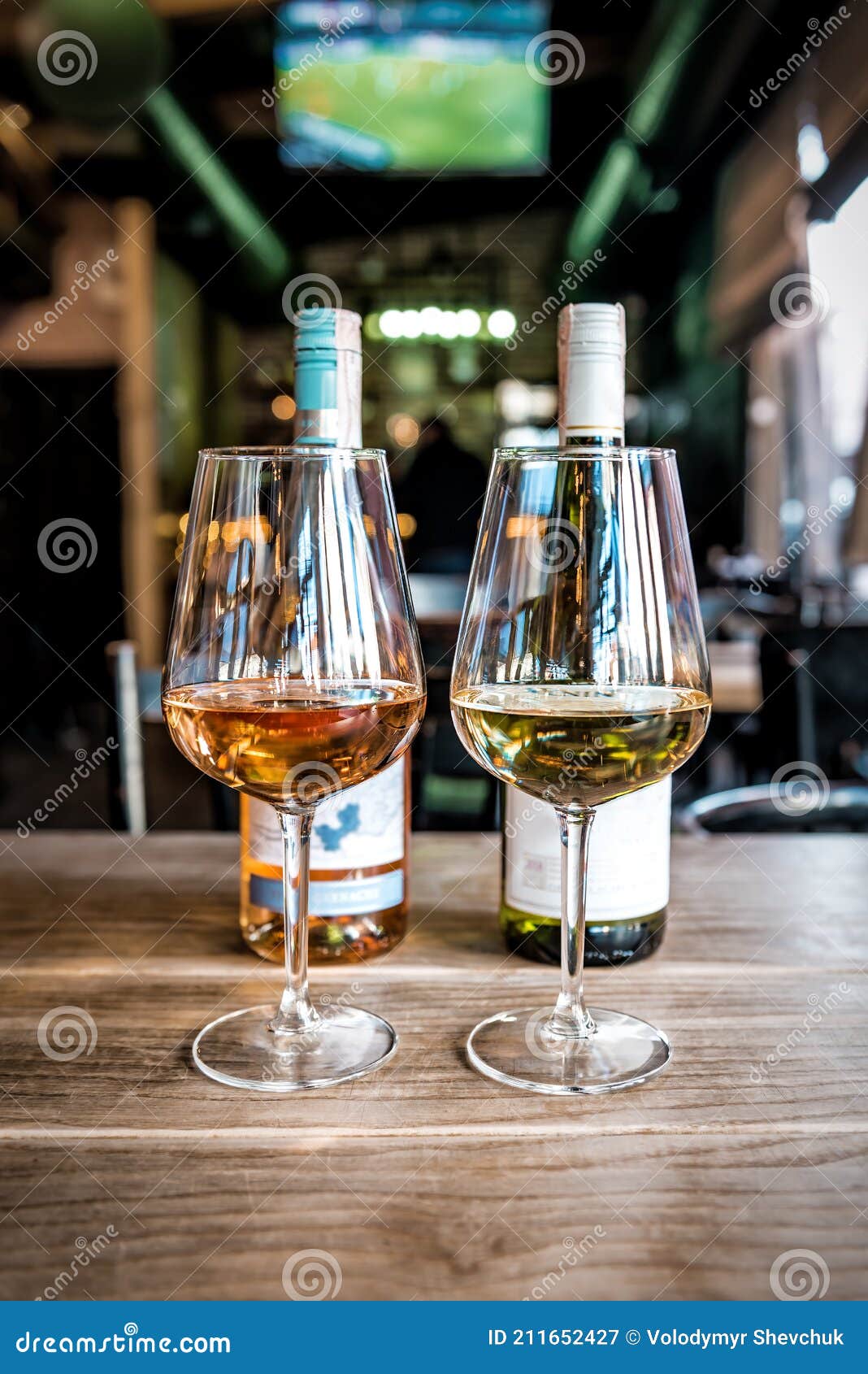 Two Varieties Of Wine In Glasses Stock Image Image Of Healthy Glasses 211652427