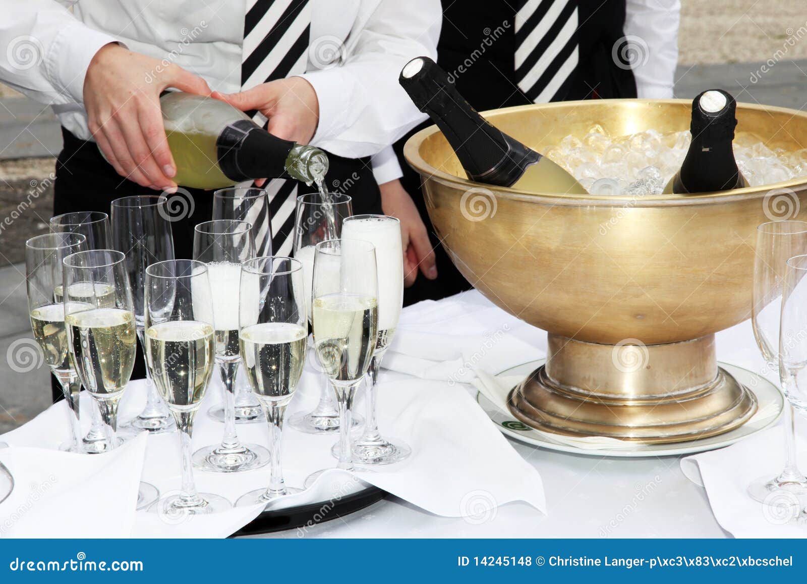 Two Waiters Fill Glasses of Champagne Stock Photo - Image of freiraum ...
