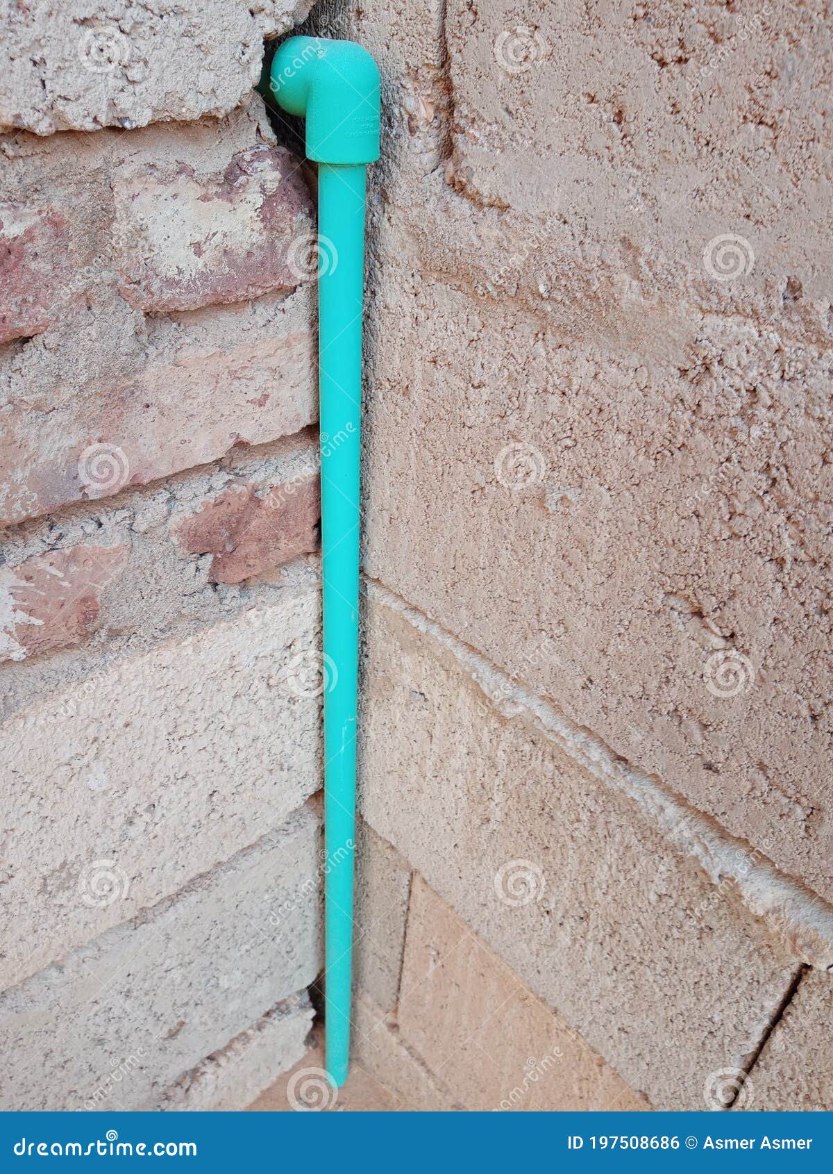 Two-way pipe joint. editorial photo. Image of pipeline - 197508686