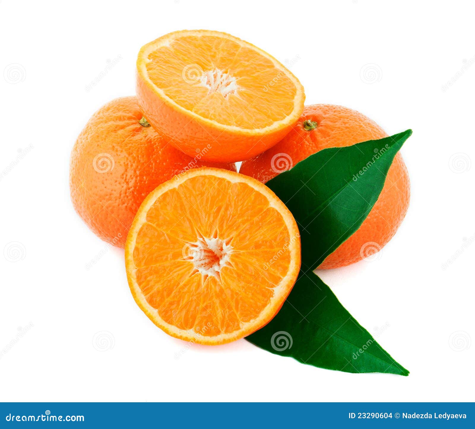 Two Whole and One Sliced Mandarin Stock Photo - Image of nature, diet ...
