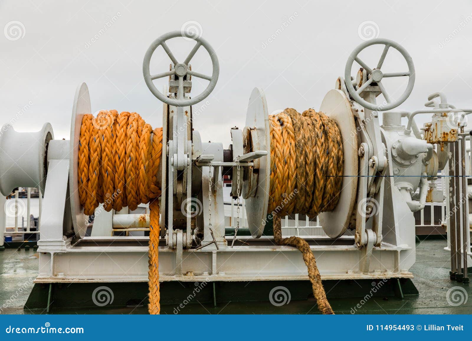 Hydraulic Ferry Boat Push Mechanism Stock Photography | CartoonDealer ...