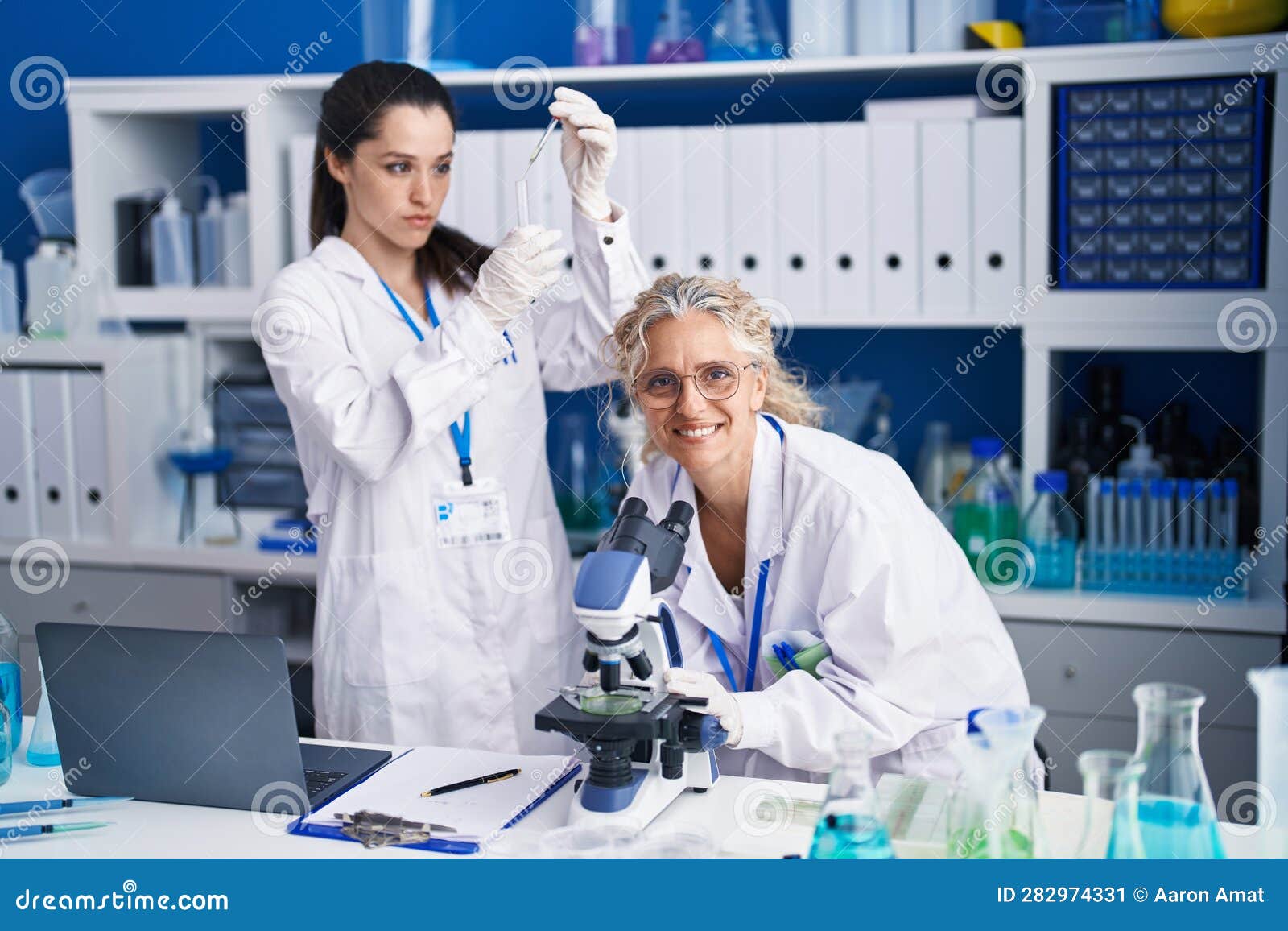 Women Scientists Conducting Research In The Laboratory Royalty-Free ...
