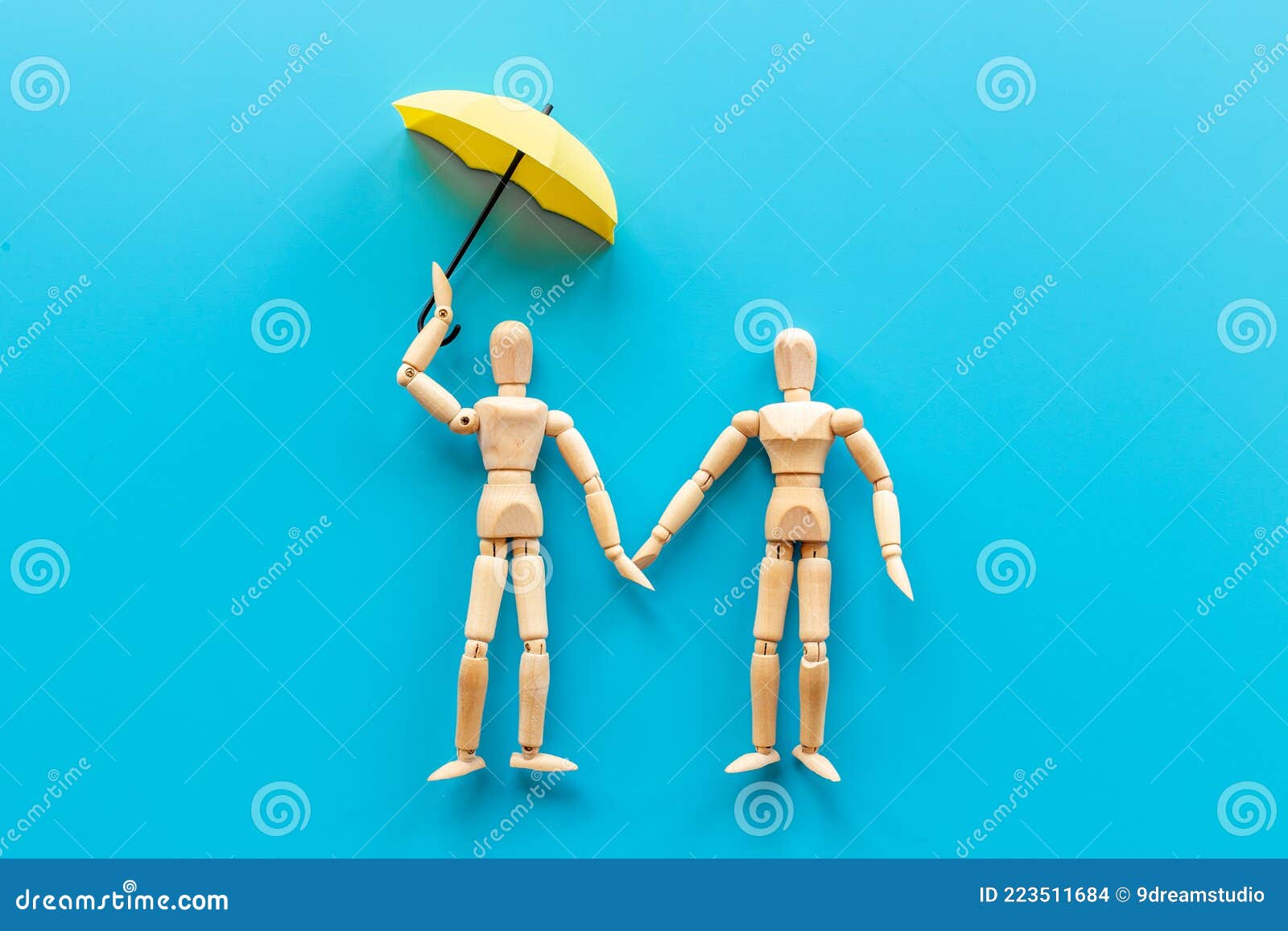 Two Wooden Figure Connection - Emotional Communication Concept Stock ...