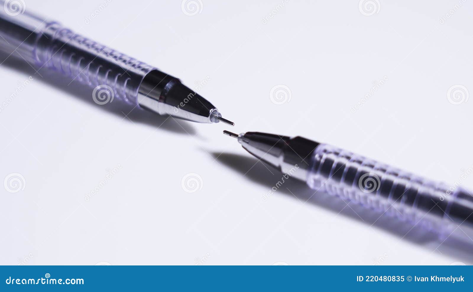 De Pens Rotate Quickly on the White Table Stock Video - Video of blue ...