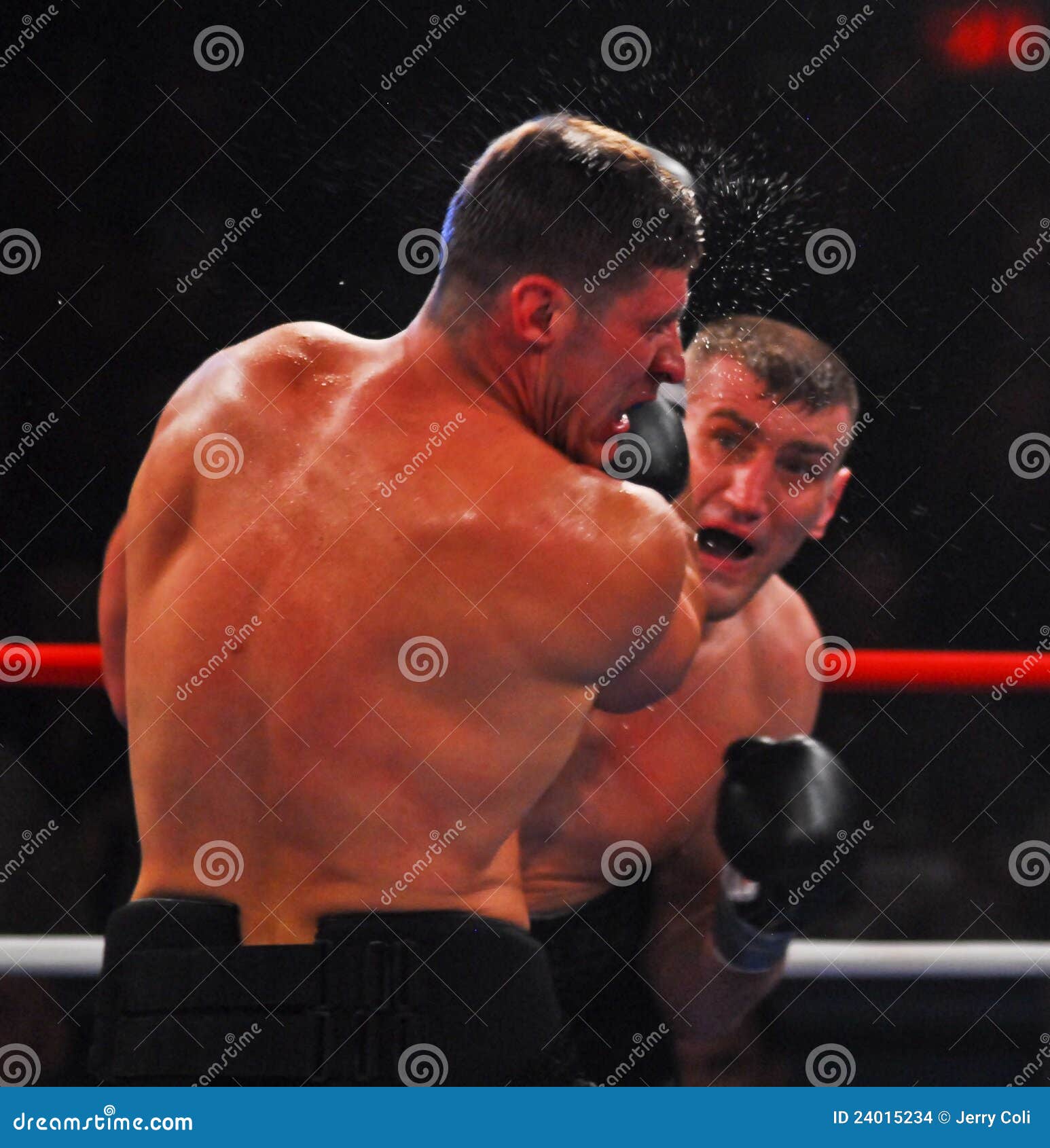 Tye Fields v. Mariusz Wach editorial stock image. Image of mariusz ...