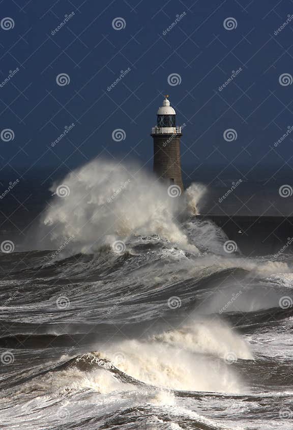 Tynemouth Pier stock photo. Image of high, engulfing, tynemouth - 4800642
