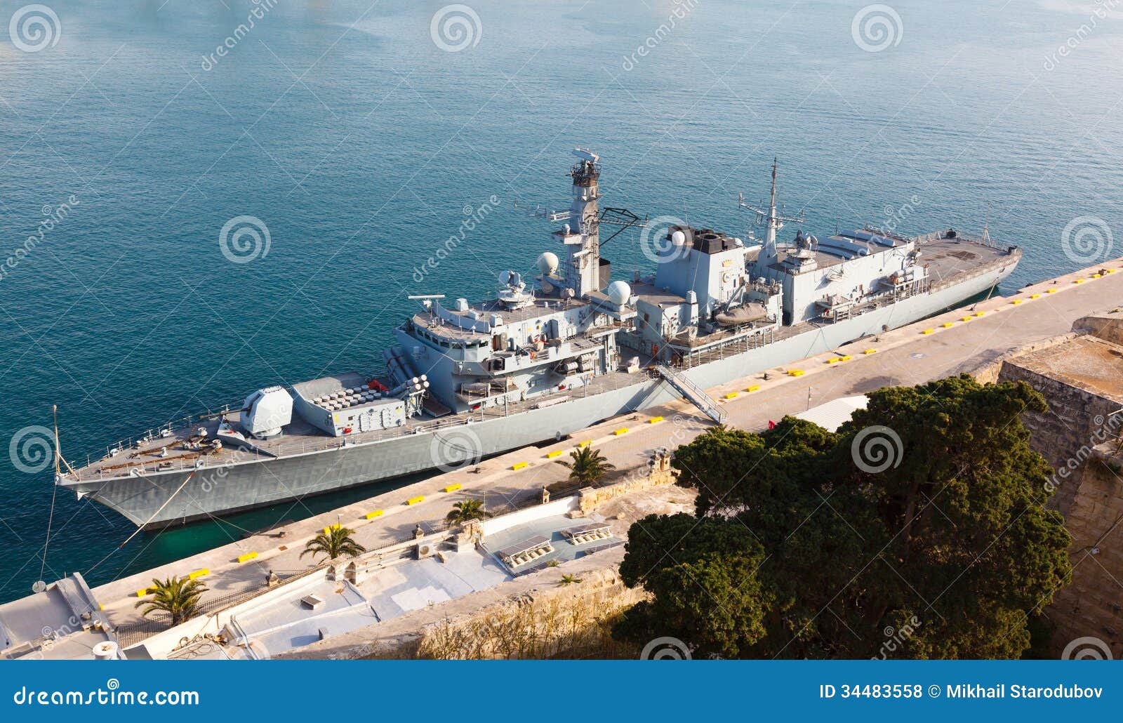Type 23 Fregat in De Grote Haven Van Malta Stock Foto - Image of ...