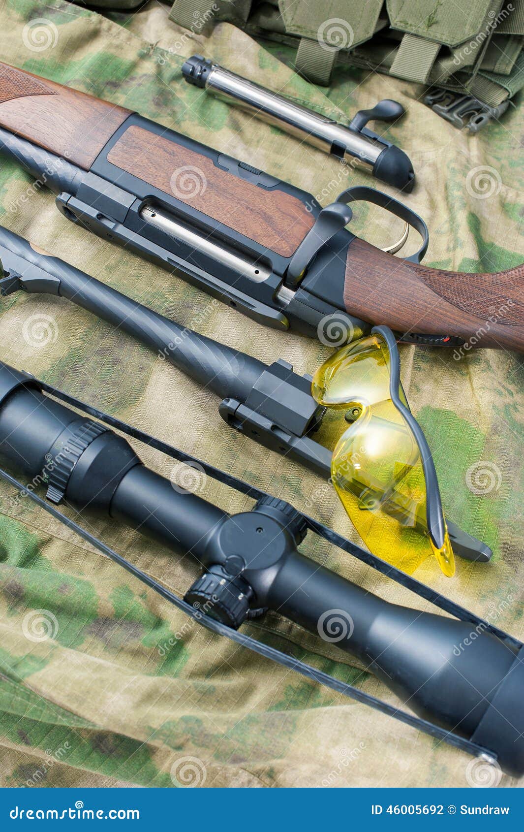 Types D'armes à Feu De Fusil Photo stock - Image du personne, ramassage ...