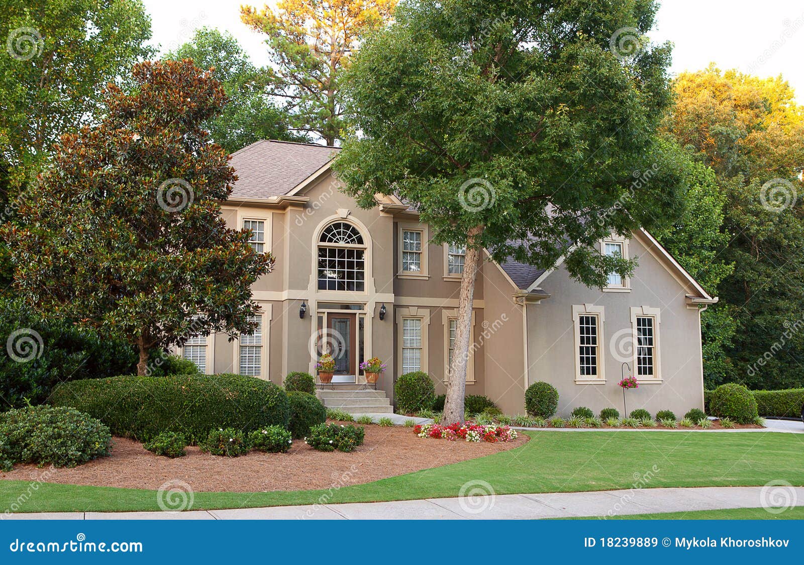 Typical american house stock image. Image of build, drive - 18239889