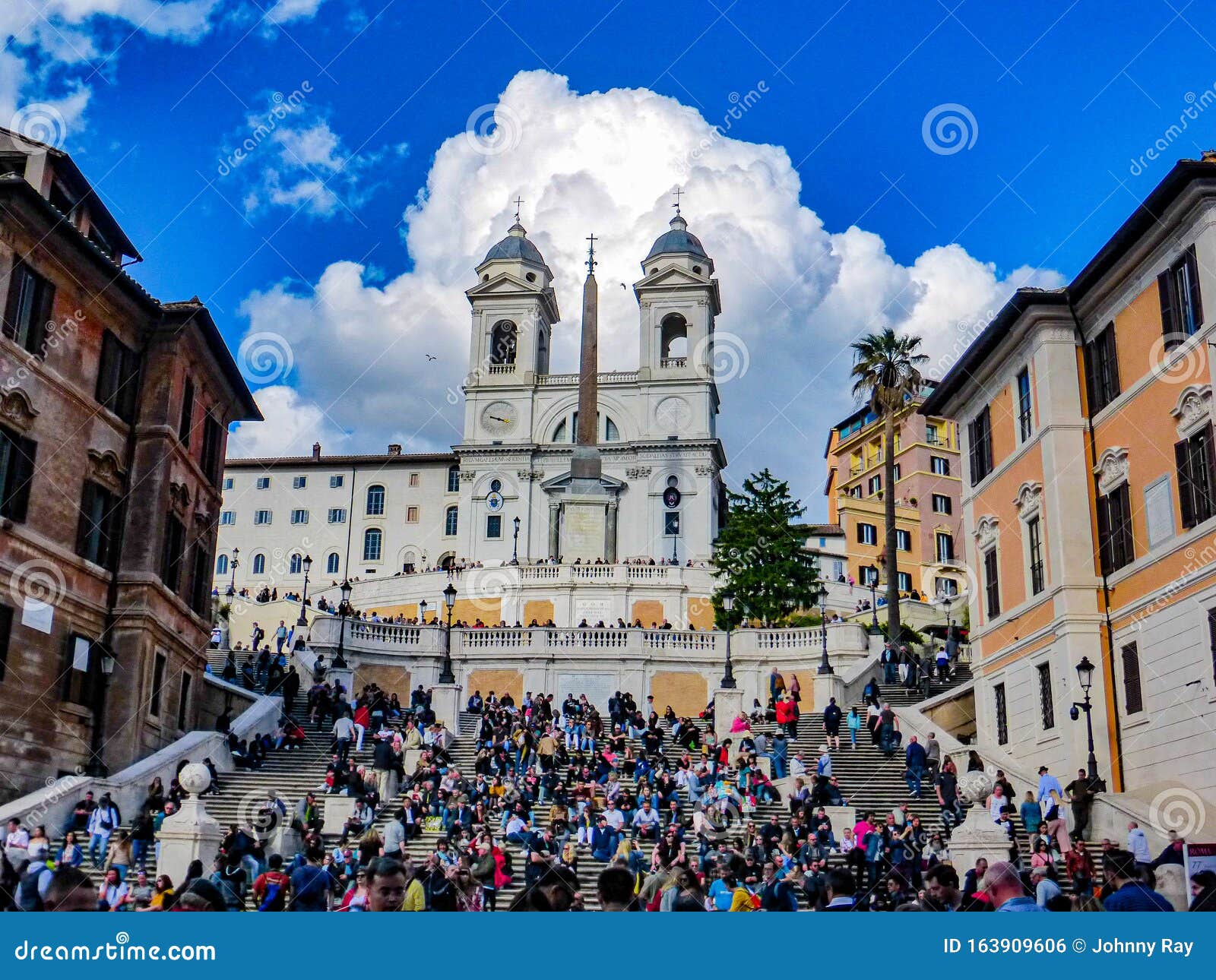 Typical Crowds of Tourist Exploring the Spanish Steps in Rome, Italy ...