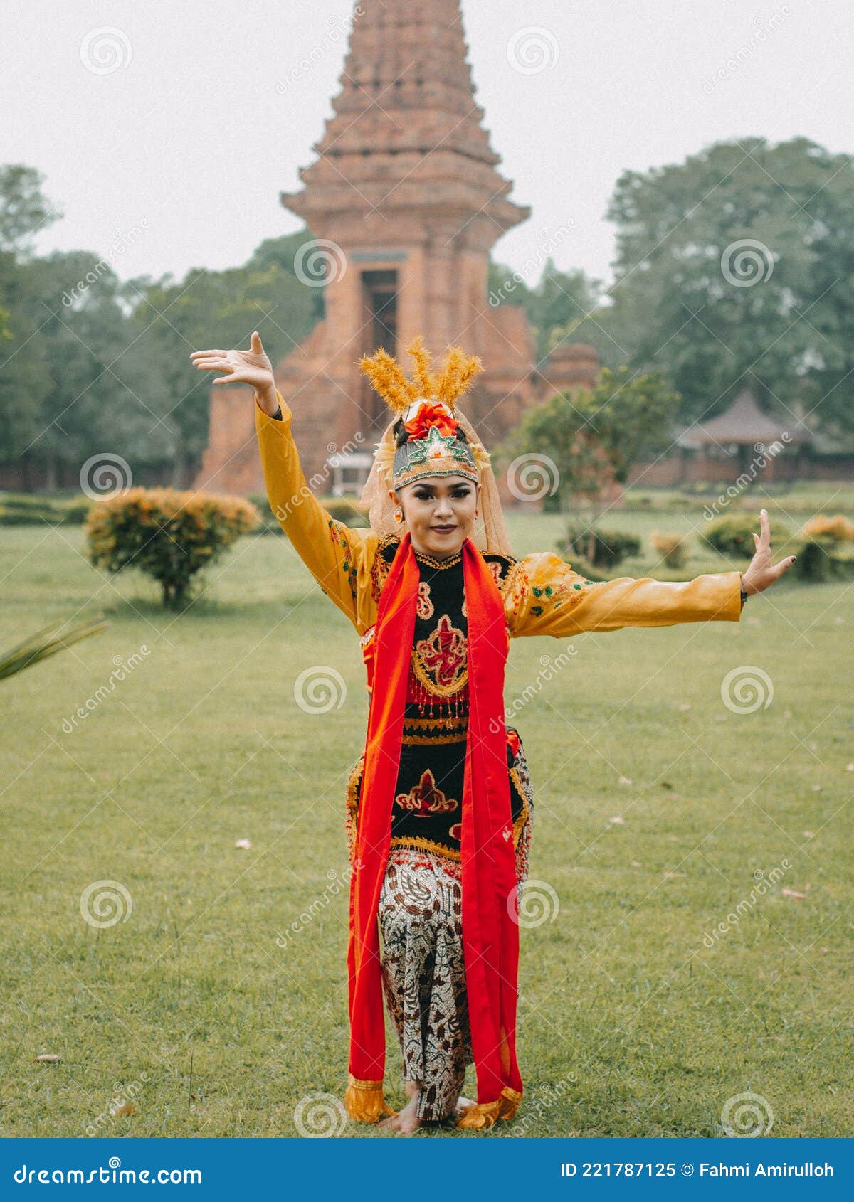 Mayang Rontek Dance editorial image. Image of typical - 221787125