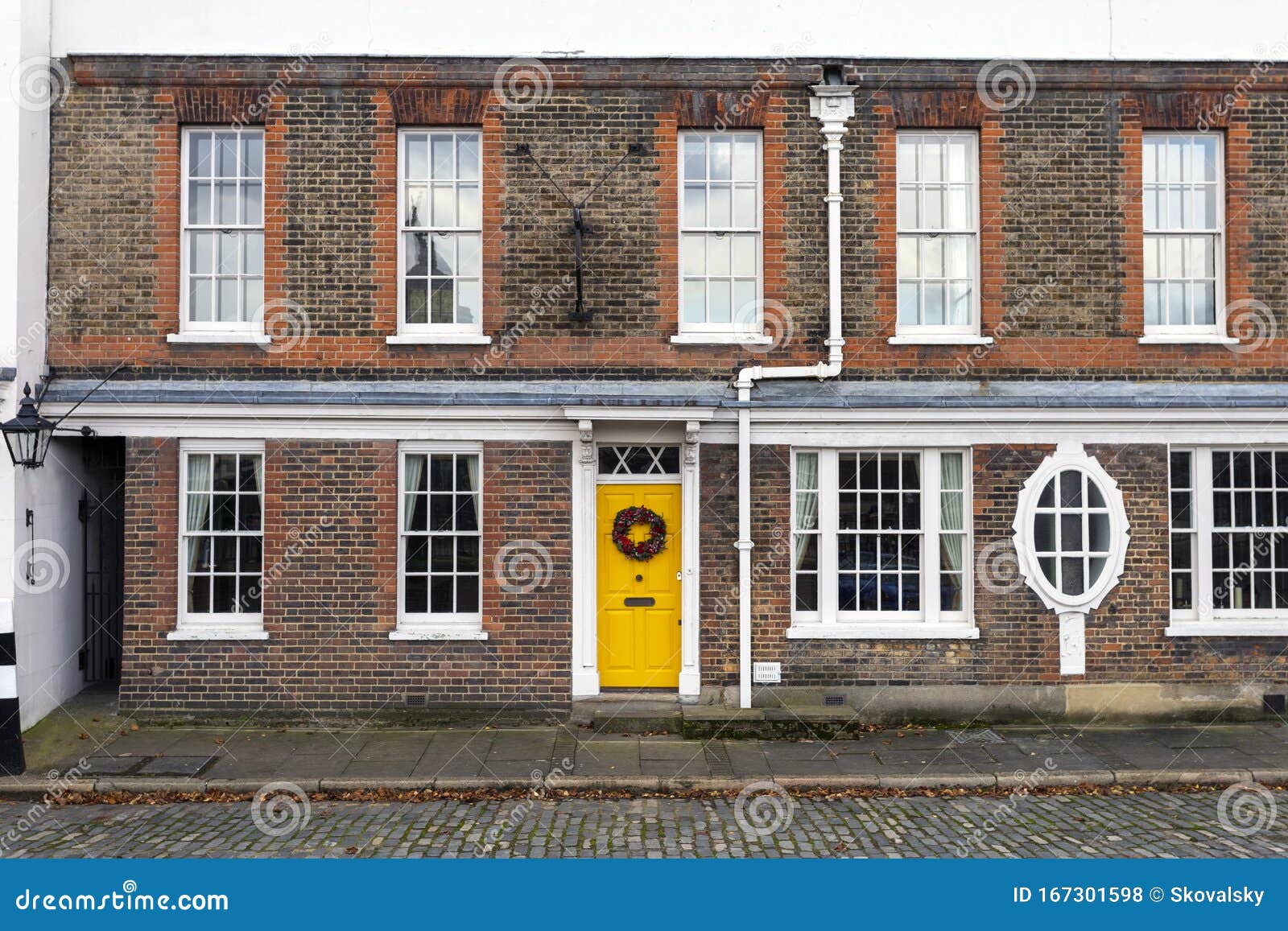Typical English House in London Stock Photo - Image of riverbank ...