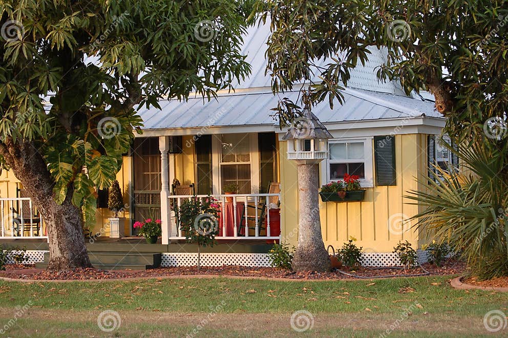 Typical Florida stock photo. Image of roof, garden, tropical - 1004320