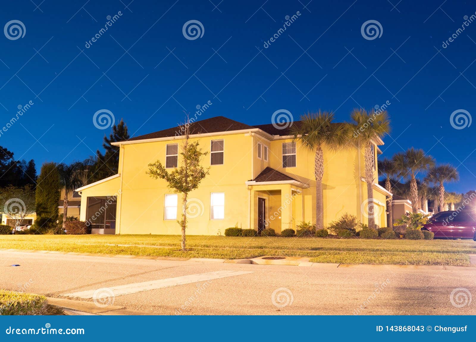 A typical Florida house stock image. Image of night - 143868043