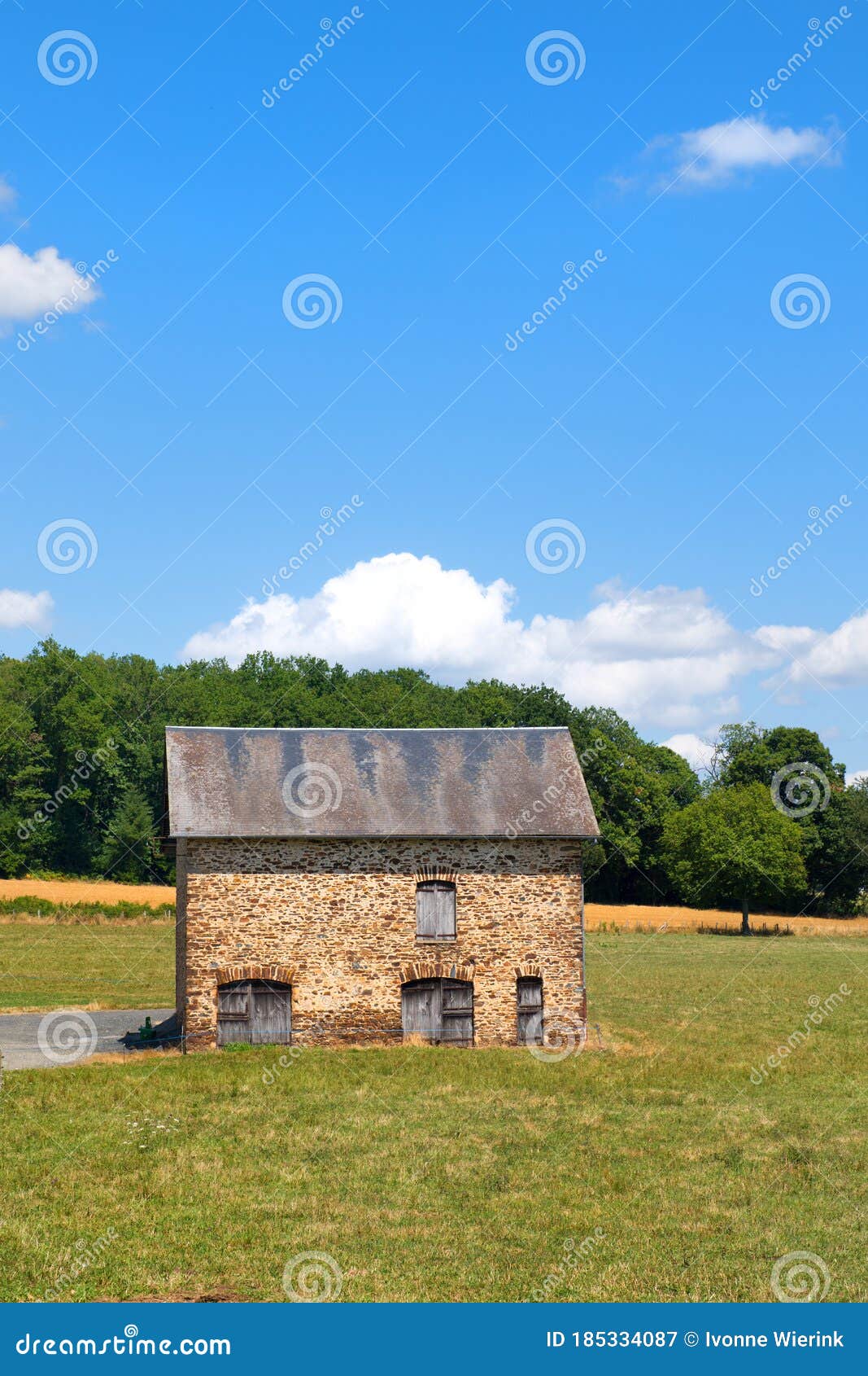Typical French barn stock image. Image of aquitine, stone - 185334087