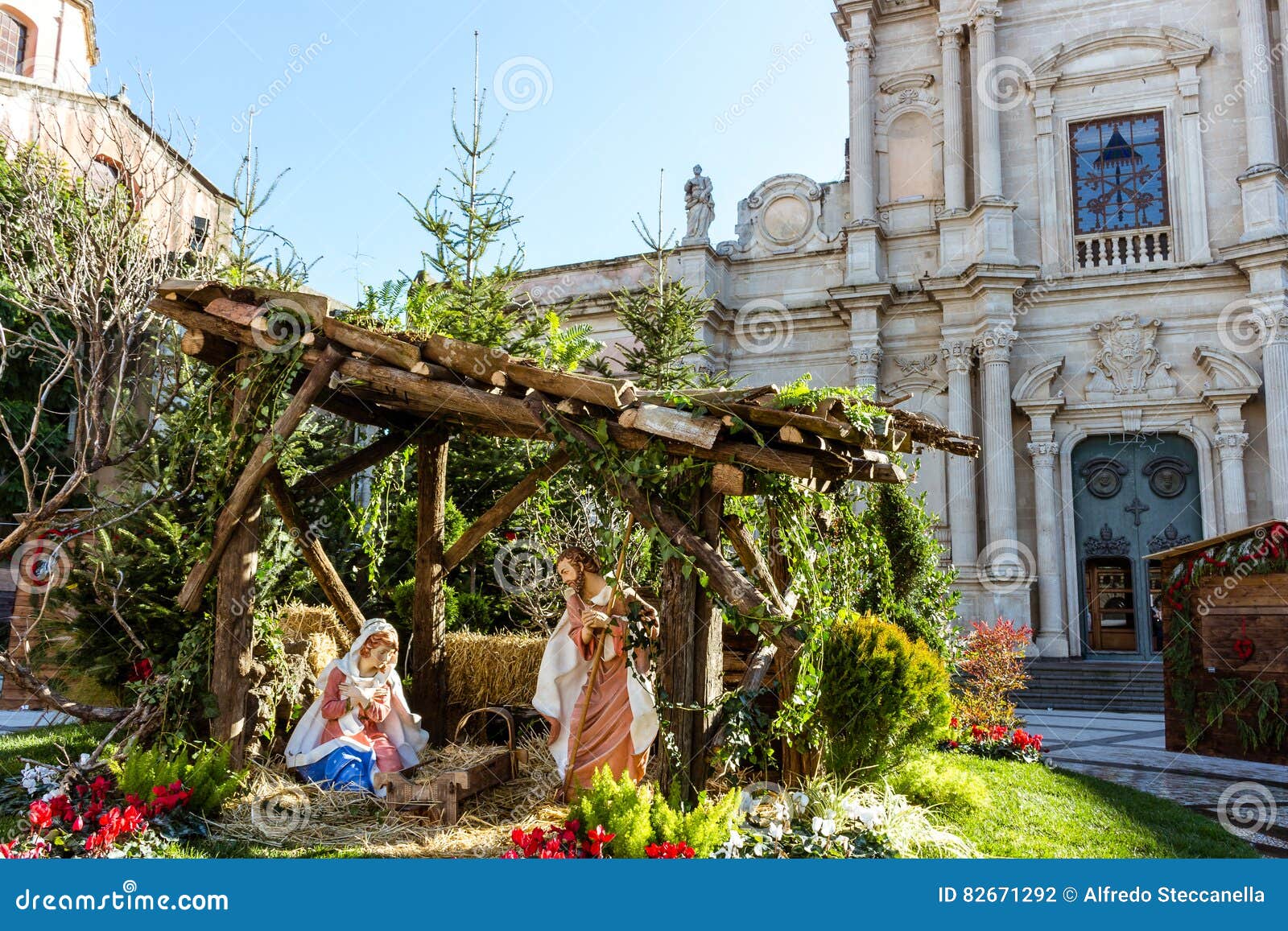 A Typical Italian Nativity Scene Stock Photo - Image of religion, born ...