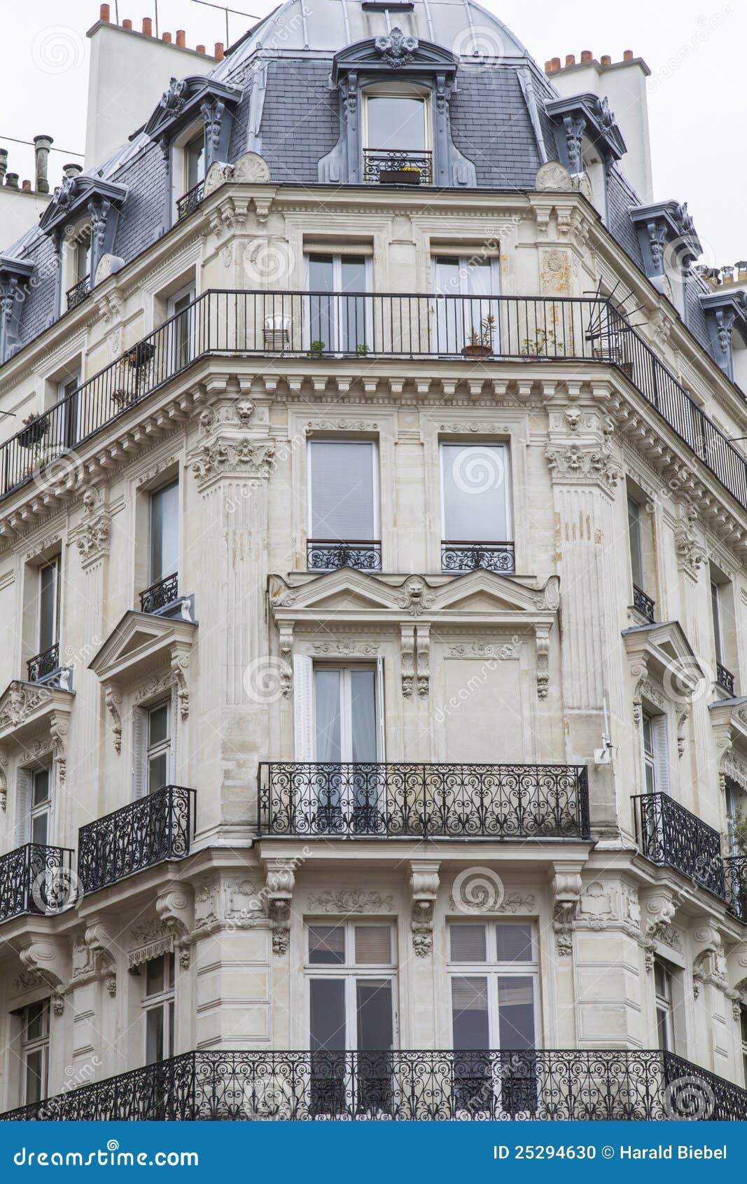 Typical Parisian Architecture Stock Photo - Image of tourism, luxury ...