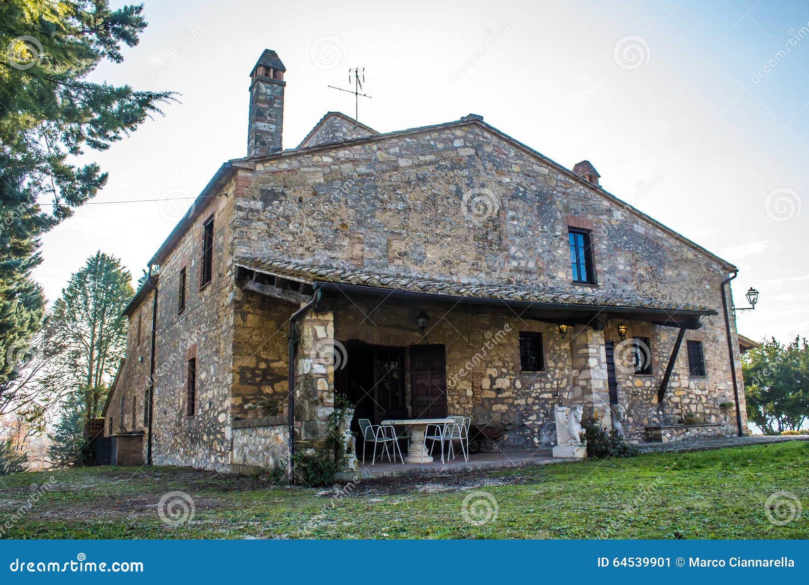 Typical Stone Farmhouse in Italy Stock Image - Image of farmhouse ...