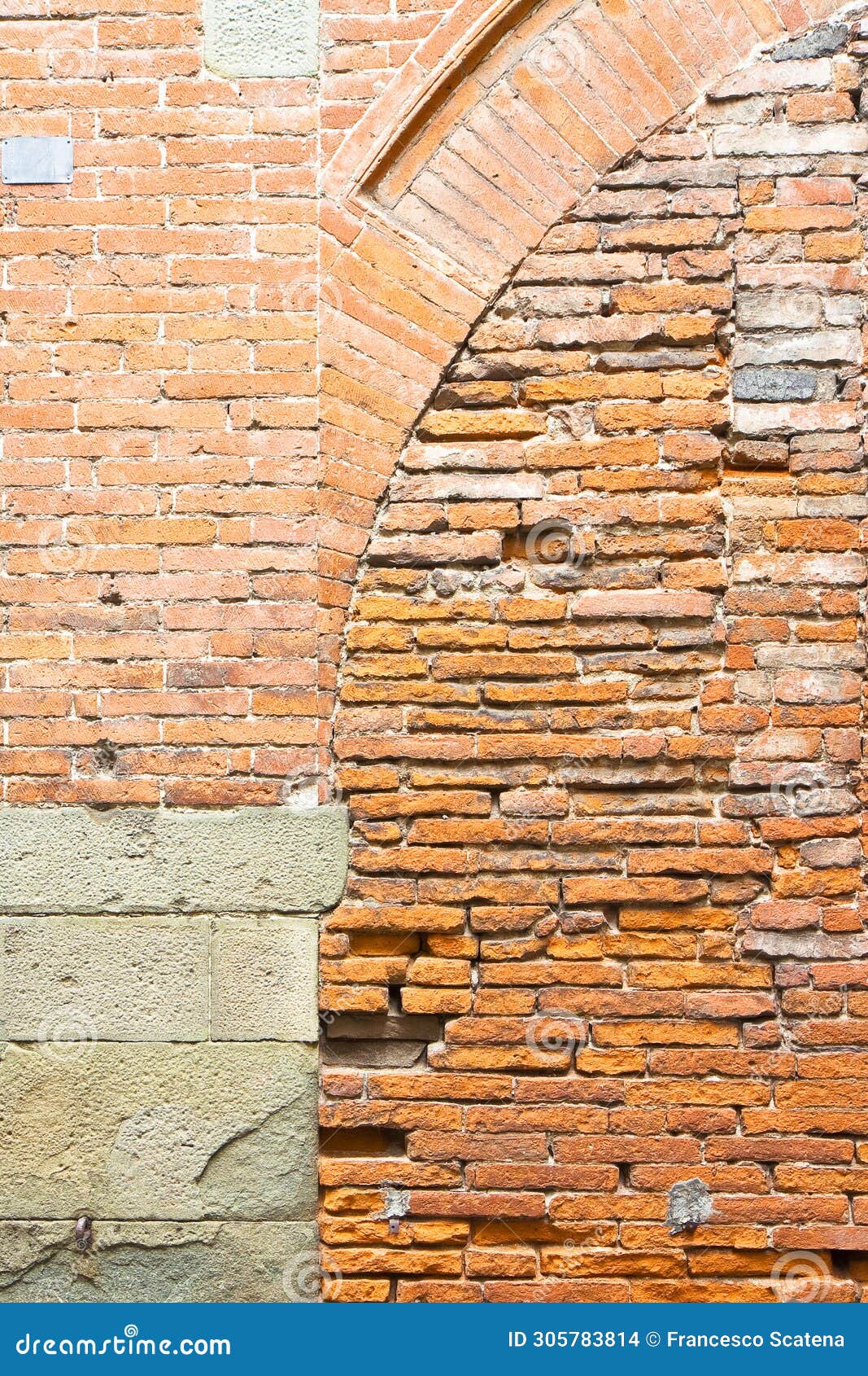 Typical Tuscany Brick and Stone Wall Recently Restored (Italy) Stock ...