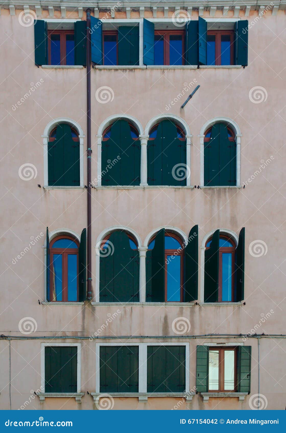 Typical venetian windows editorial photography. Image of tourism - 67154042