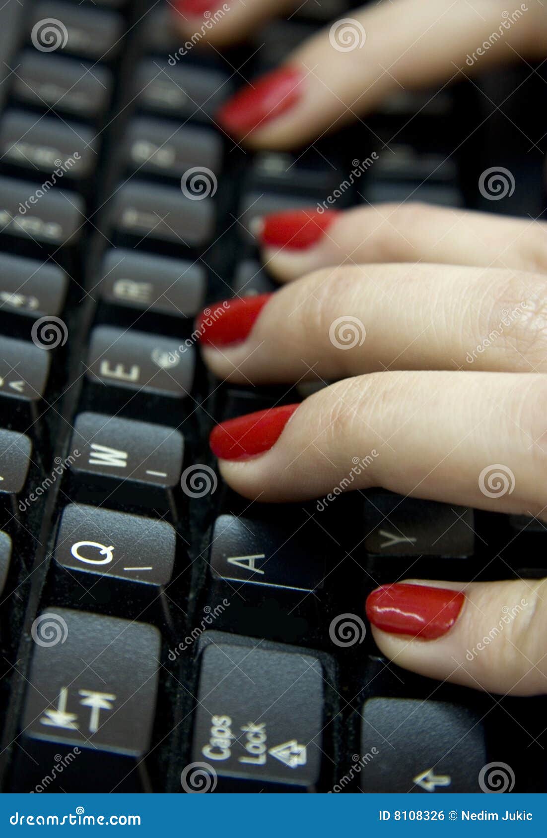 Typing Picture. Image: 8108326